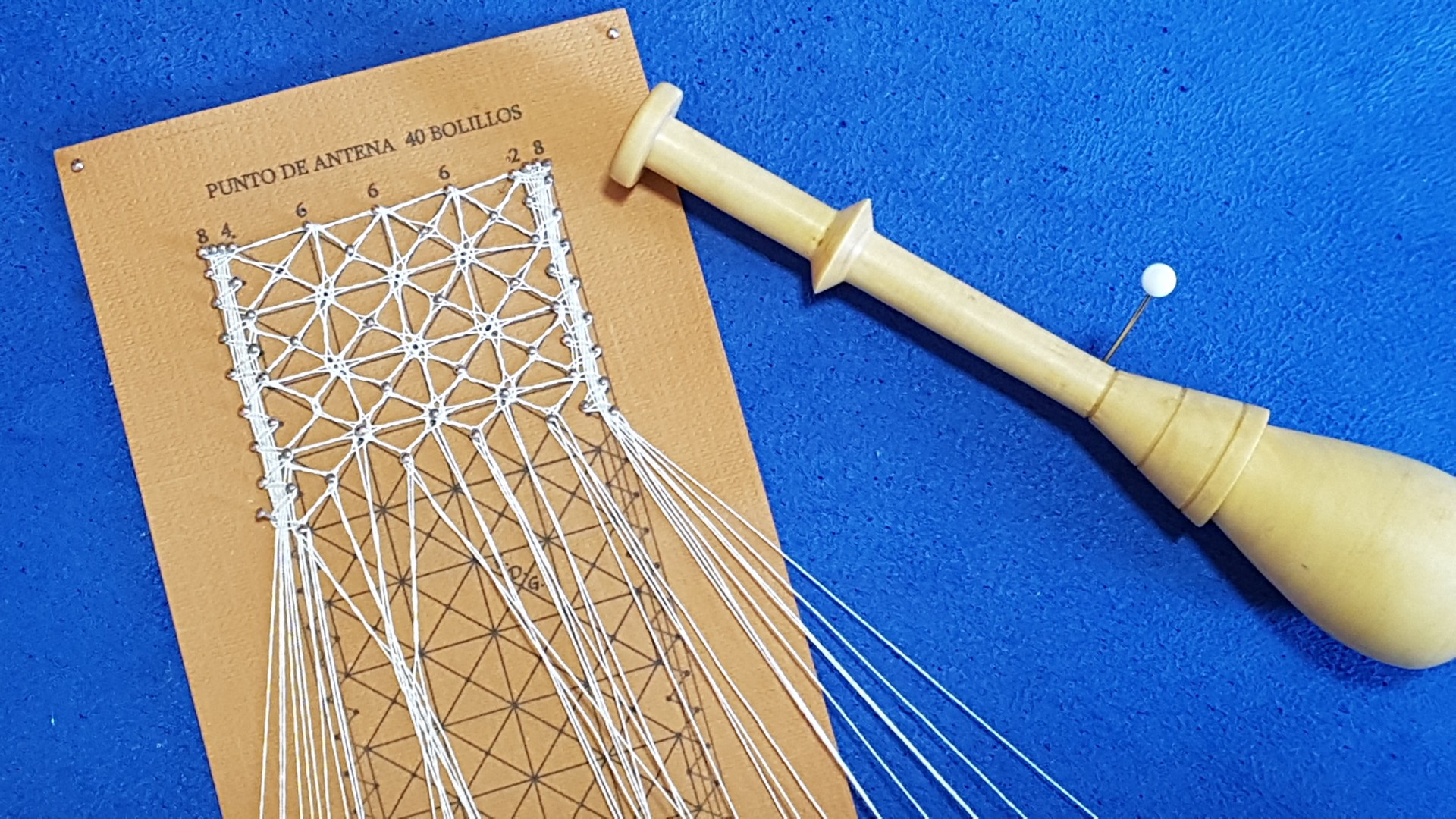 Punto de Antena de Encaje de Bolillos - Raquel M. Adsuar Bolillotuber